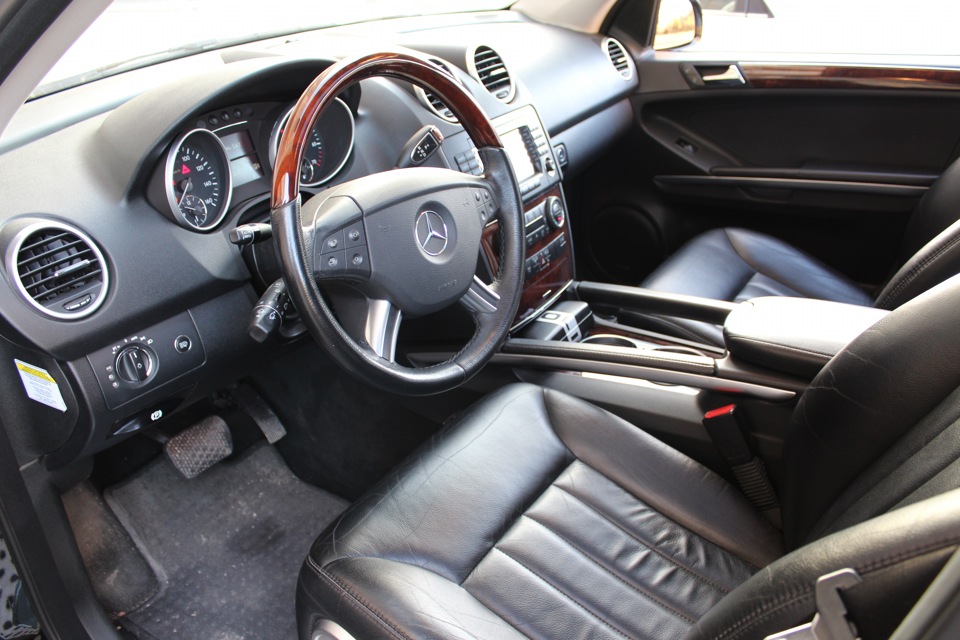 Canon 650D. Интерьер. Чернота — Mercedes-Benz M-Class (W164), 3,5 л ...