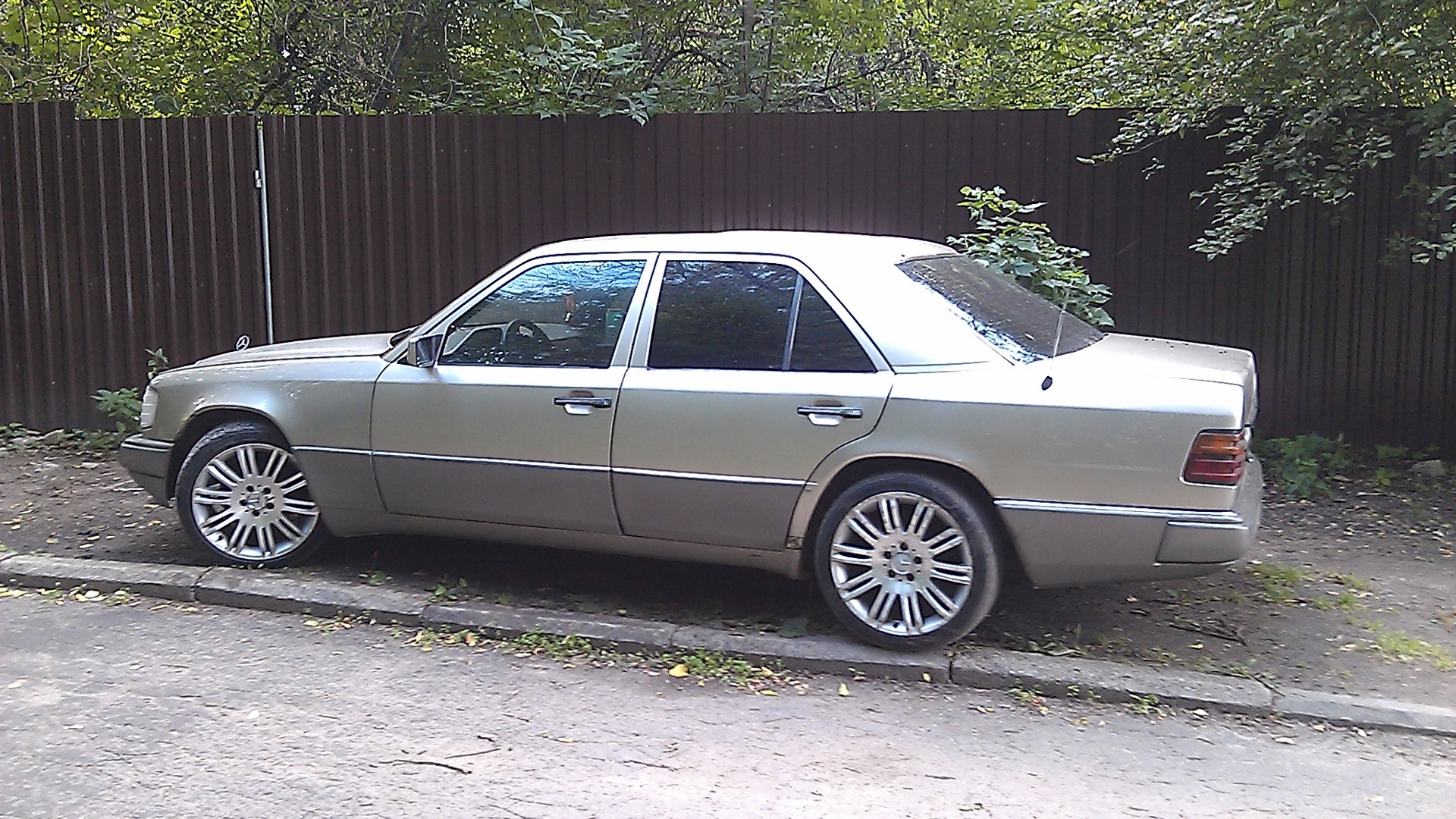 Mercedes-Benz E-class (W124) 2.3 бензиновый 1990 | E230 Ездит на ECar на DRIVE2