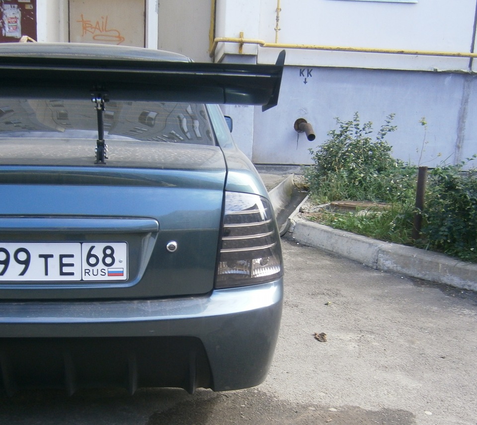 задние фонари — Lada Приора седан, 1,6 л, 2011 года | стайлинг | DRIVE2