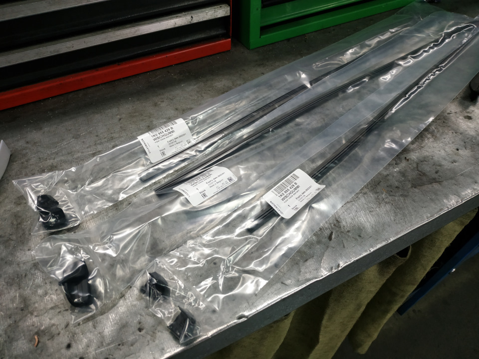 1K0955429B Резинки стеклоочистителя VAG | Запчасти на DRIVE2