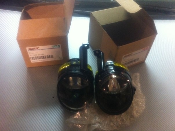 ПТФ на поло 900 пара, решетки 800 руб пара — Volkswagen Polo Sedan, 1,6 ...