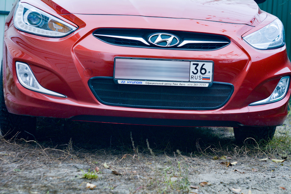 Тонкая красная линия и дворники Amiwa — Hyundai Solaris (1G), 1,6 л ...