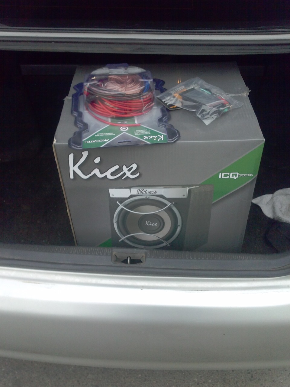 Сабвуфер Kicx ICQ-300BA. — Toyota Verossa, 2 л, 2001 года | автозвук | DRIVE2