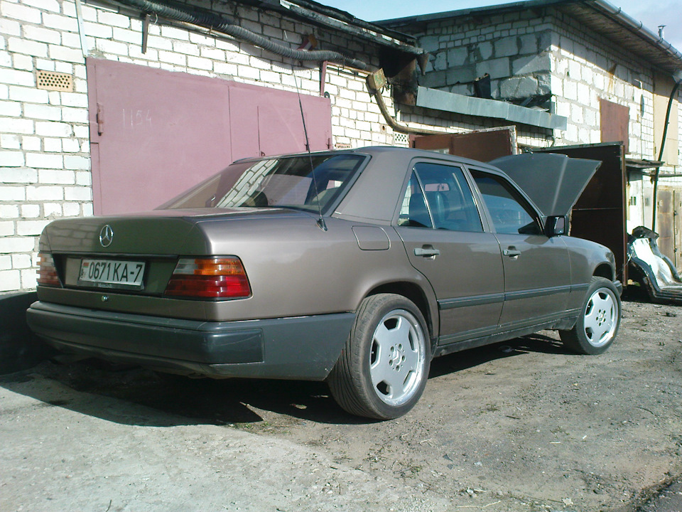 OLDtimer, OLDbenz, OLDmerin или ему сегодня 30 лет — Mercedes-Benz E-class (W124), 3 л, 1987 ...