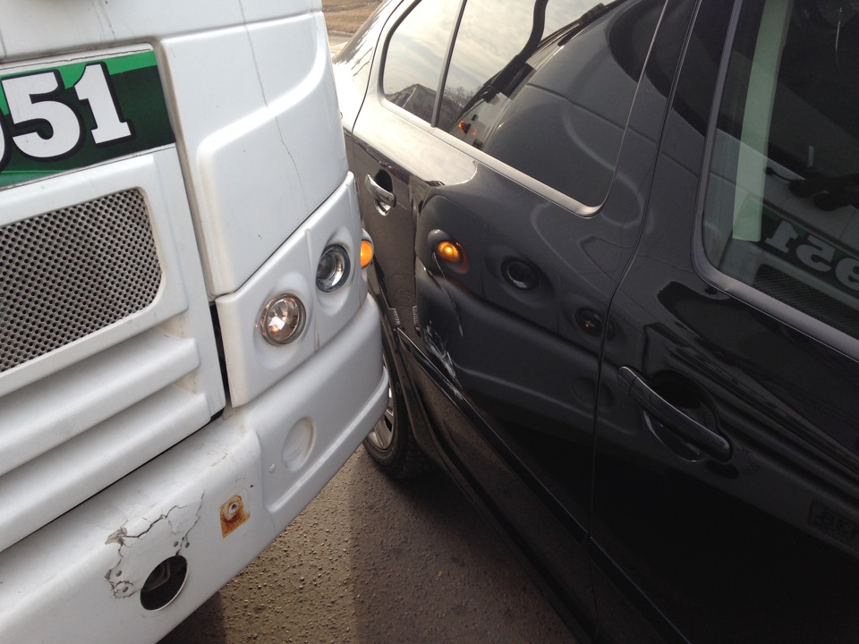 Подбит крупной артиллерией — Skoda Octavia A5 Mk2, 1,8 л, 2012 года ...