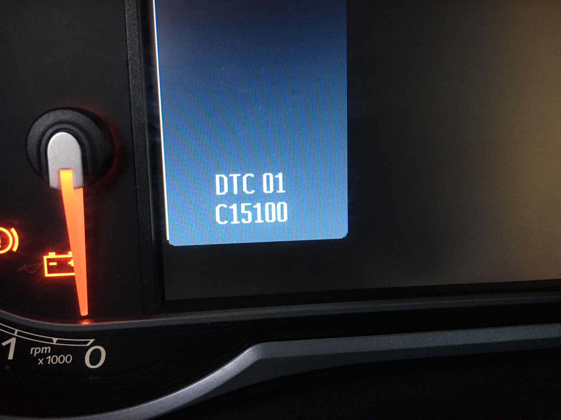 Машина троит, не едет. — Ford Mondeo IV, 2 л, 2010 года | поломка | DRIVE2