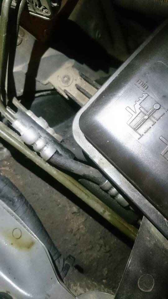 Лопнул тормозной шланг — BMW 5 series (E60), 3 л, 2004 года | поломка ...