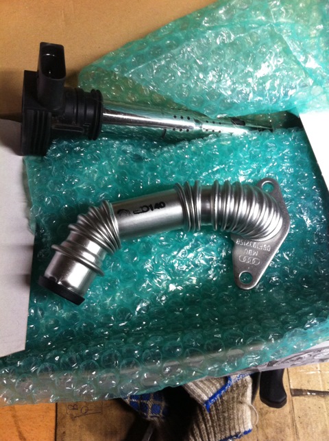 06F103215B Трубка для удаления воздуха VAG | Запчасти на DRIVE2