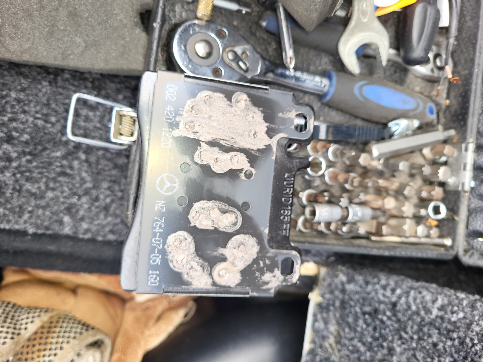 Замена передных калодок — Mercedes-Benz S-Class (W140), 5 л, 1995 года ...