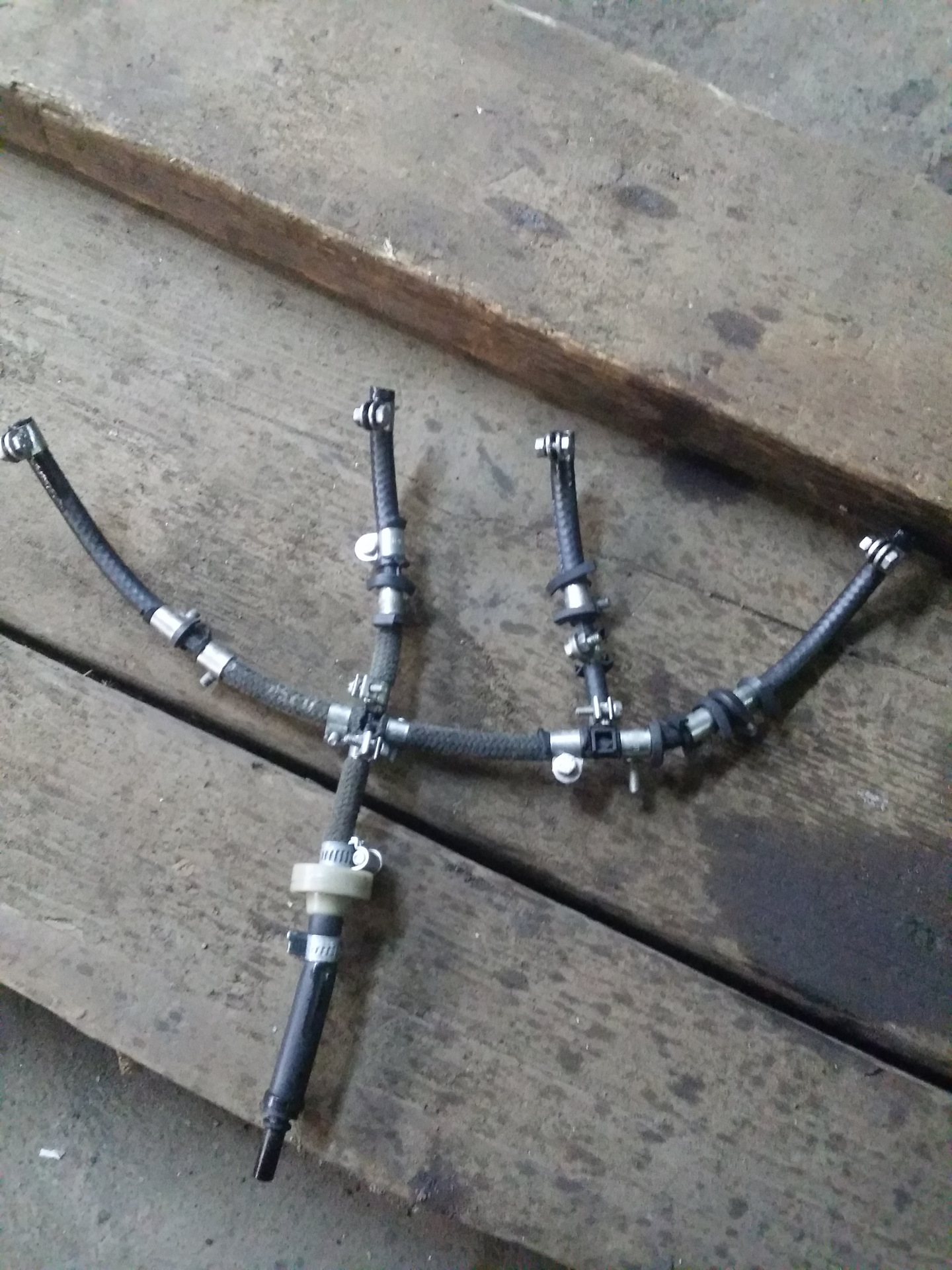 Замена трубки обратки топливо провода — Citroen C-Crosser, 2,2 л, 2008 ...