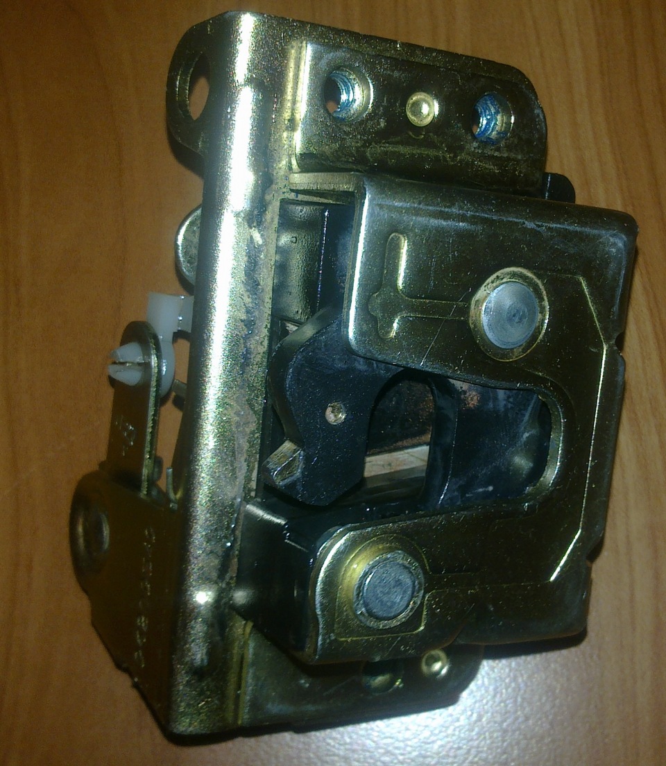 Замена замка передней правой двери — Daewoo Nexia (N150), 1,6 л, 2011 ...