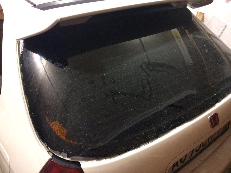 А почему бы тебе заднее стекло не поменять — Honda Civic Hatchback (6G ...