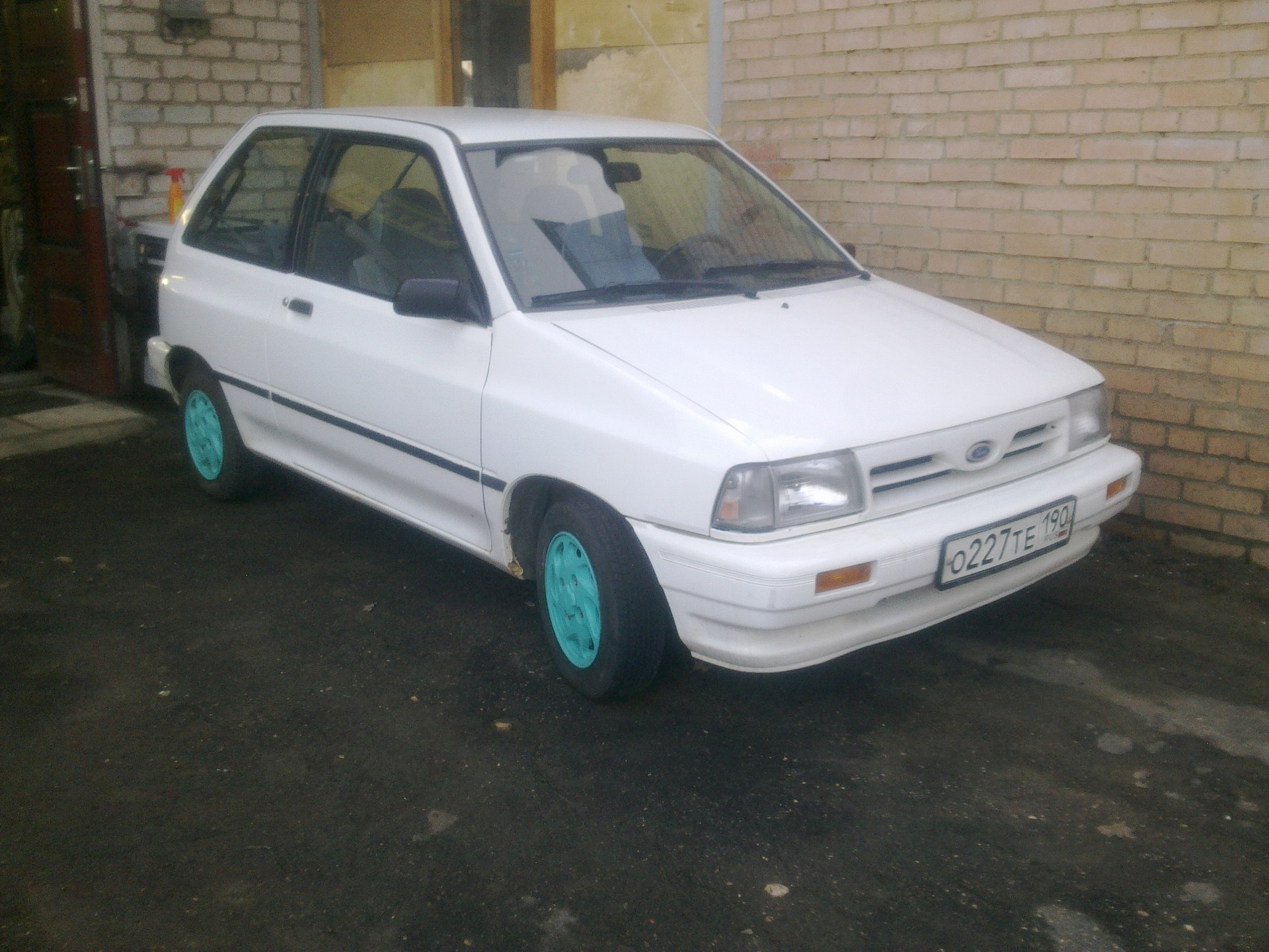 Вот ещё одна фотка — Ford Festiva, 1,3 л, 1992 года | колёсные диски ...
