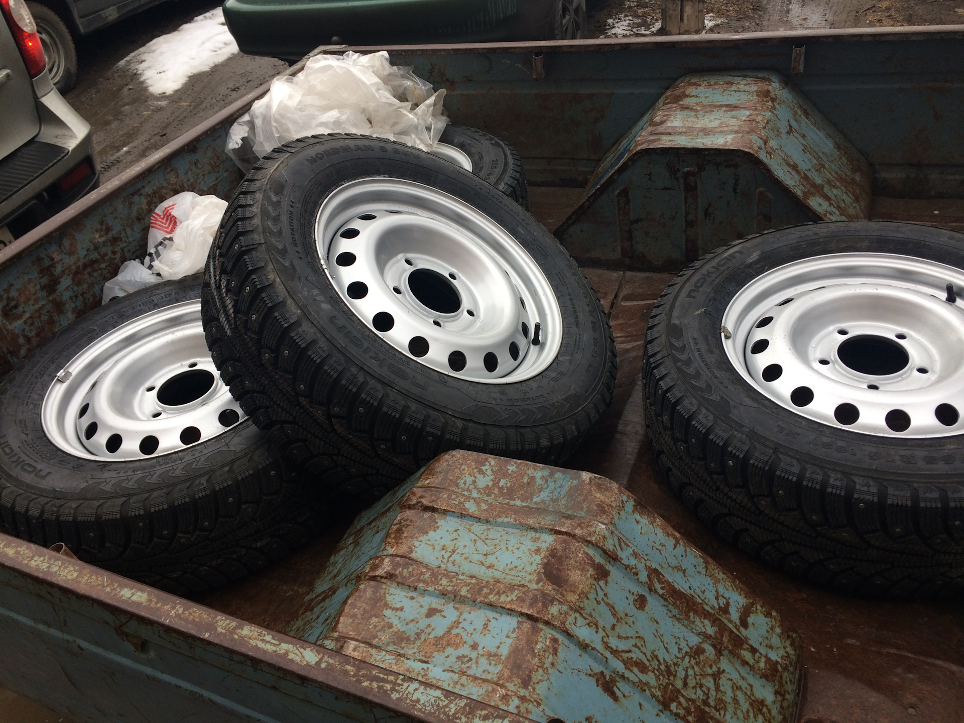 Штампы Trebl ЕТ 40 на зиму — Chevrolet Niva, 1,7 л, 2016 года ...