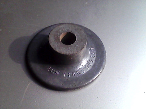 893399291 Направляющая сайлентблока коробки передач VAG | Запчасти на ...