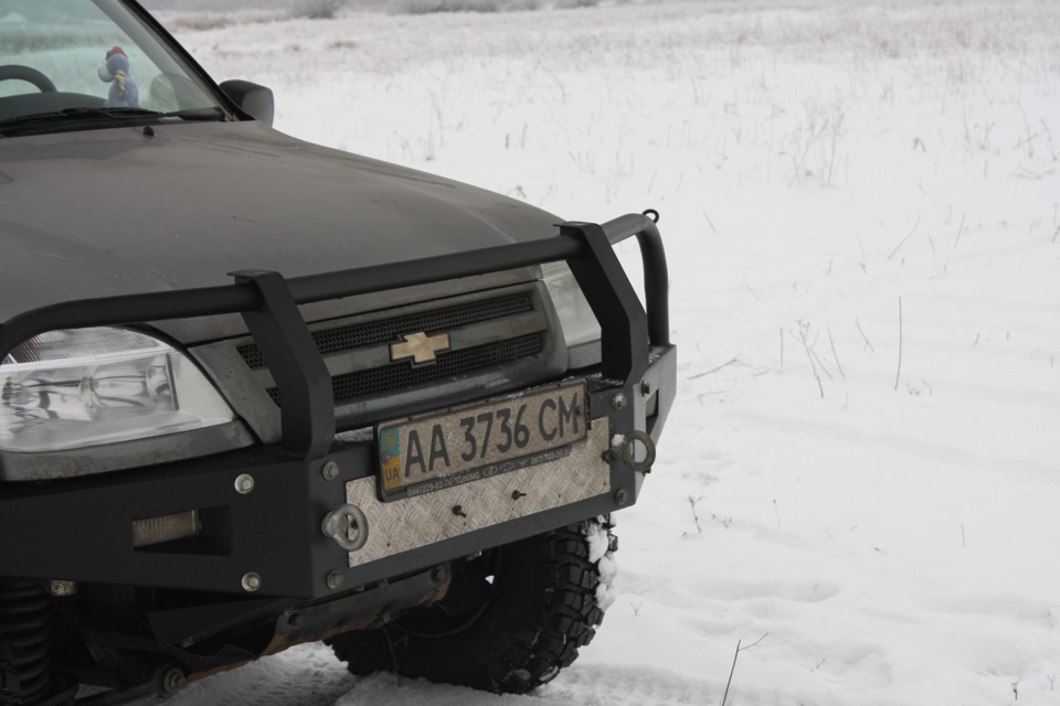 "Исправляем" бампер — Chevrolet Niva (1G), 1,7 л, 2007 года | своими ...