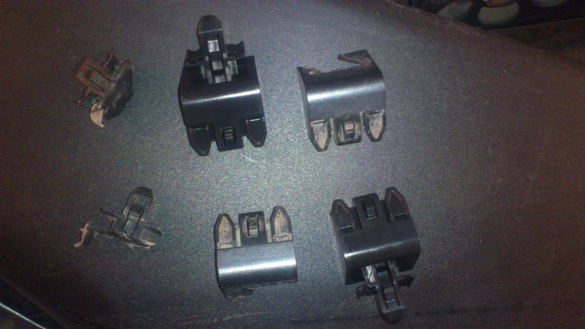 Крепление решетки радиатора — Subaru Legacy (BL/BP), 2 л, 2004 года ...