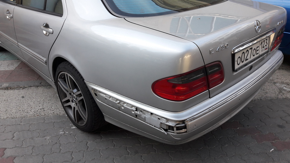 Бампер починили. Все гуд. — Mercedes-Benz E-class (W210), 4,3 л, 2000 ...