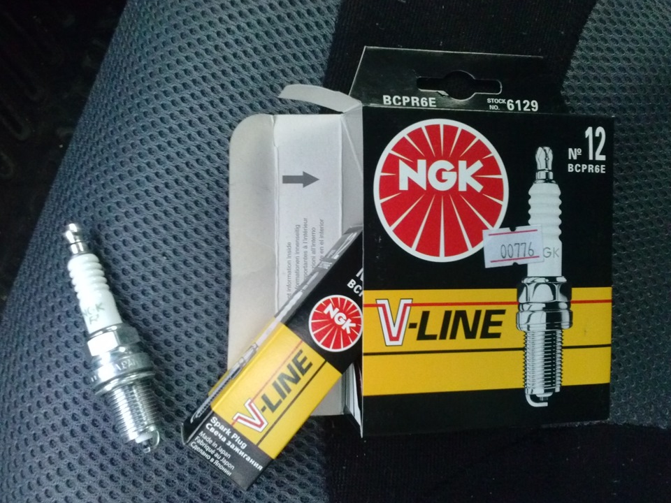 Замена свечей зажигания. — Lada Приора хэтчбек, 1,6 л, 2008 года ...