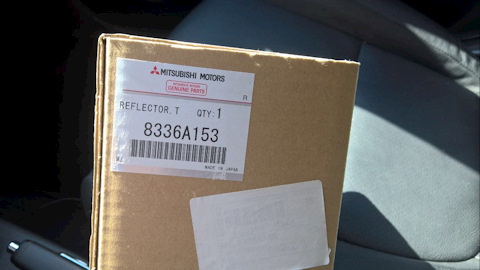 8336A153 Отражатель задний левый Mitsubishi | Запчасти на DRIVE2