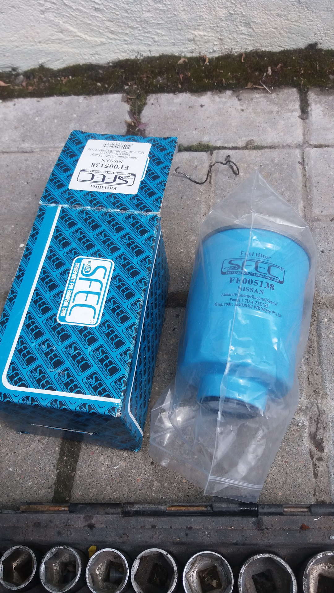 Замена топливного фильтра — Nissan Serena Mk I (C23), 2,3 л, 1995 года ...