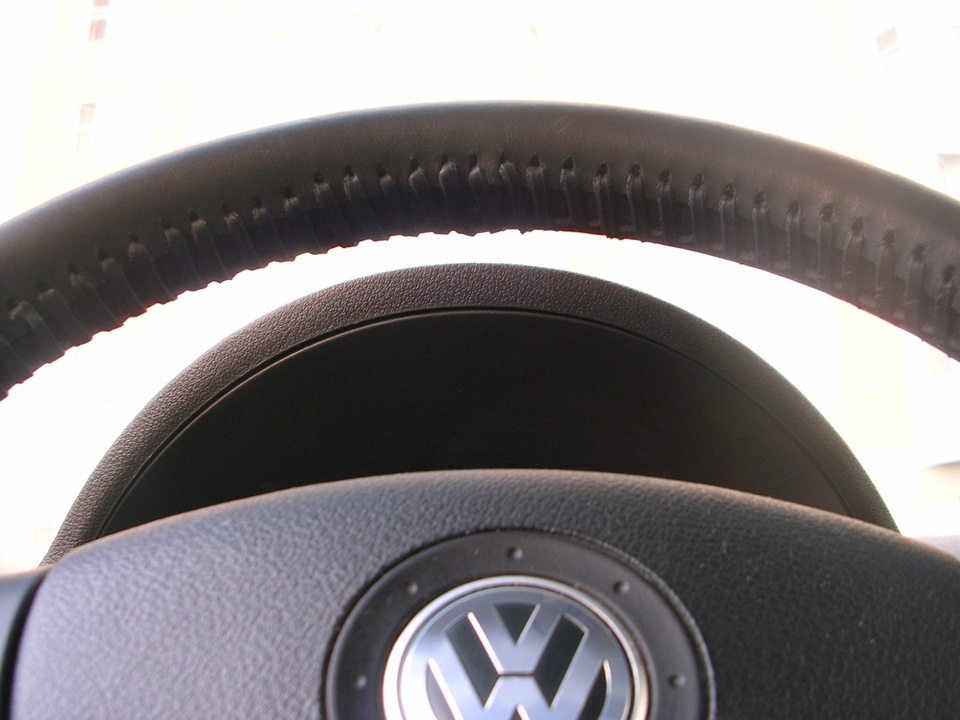 кожаная оплетка на руль со шнуровкой — Volkswagen Caddy (3G), 1,6 л ...