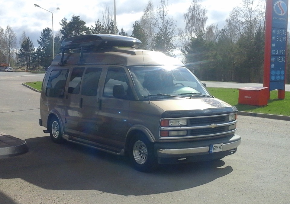 Полторы недели на псковщине . — Chevrolet Express (GMT600), 5 л, 1996 ...