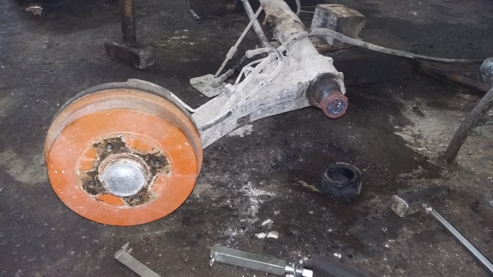 Попандос на замену лонжеронов + замена сайлентблоков на заднем мосту ...