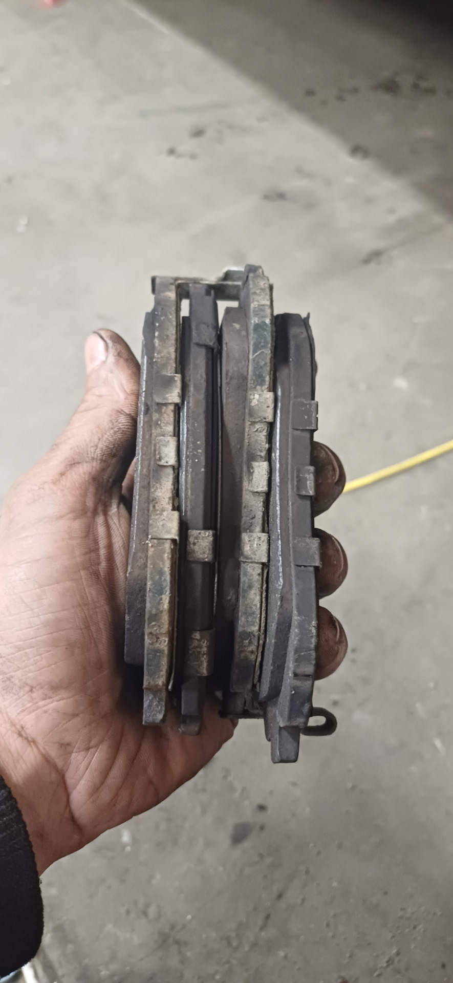 Замена колодок в круг — Subaru Outback (BP), 2,5 л, 2007 года ...