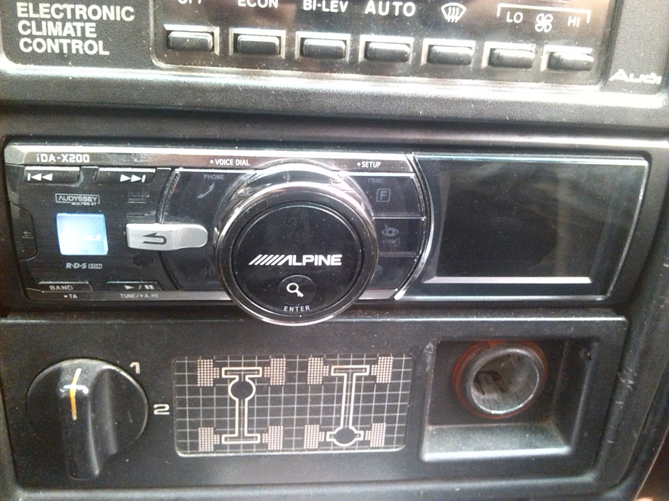 Галовное ////Alpine ida-x200 — Audi 200 (C3), 2,5 л, 1987 года ...