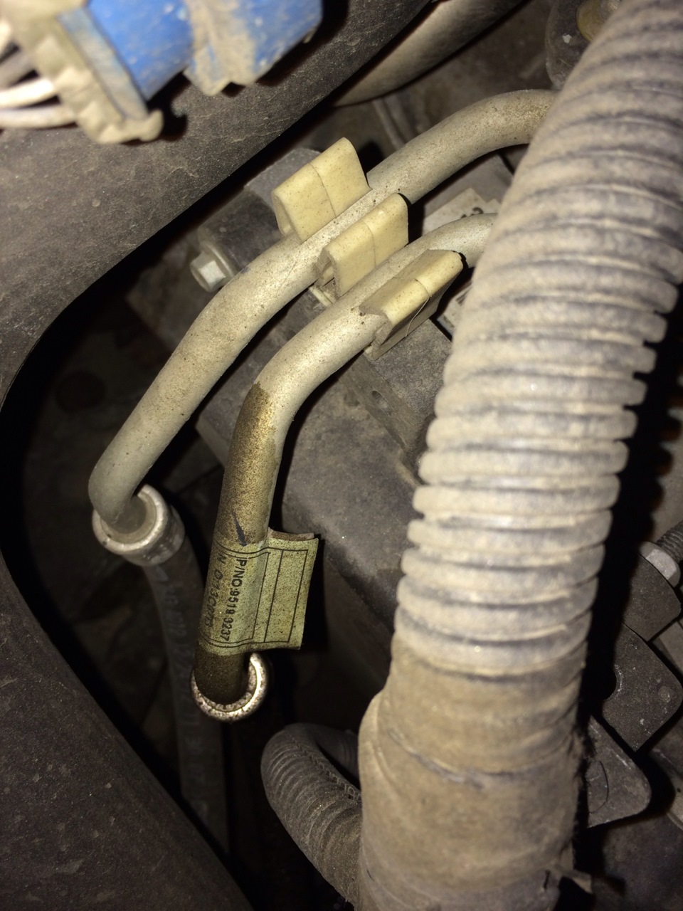 Что-то полилось(((( — Chevrolet Cruze (1G), 1,8 л, 2013 года | поломка ...