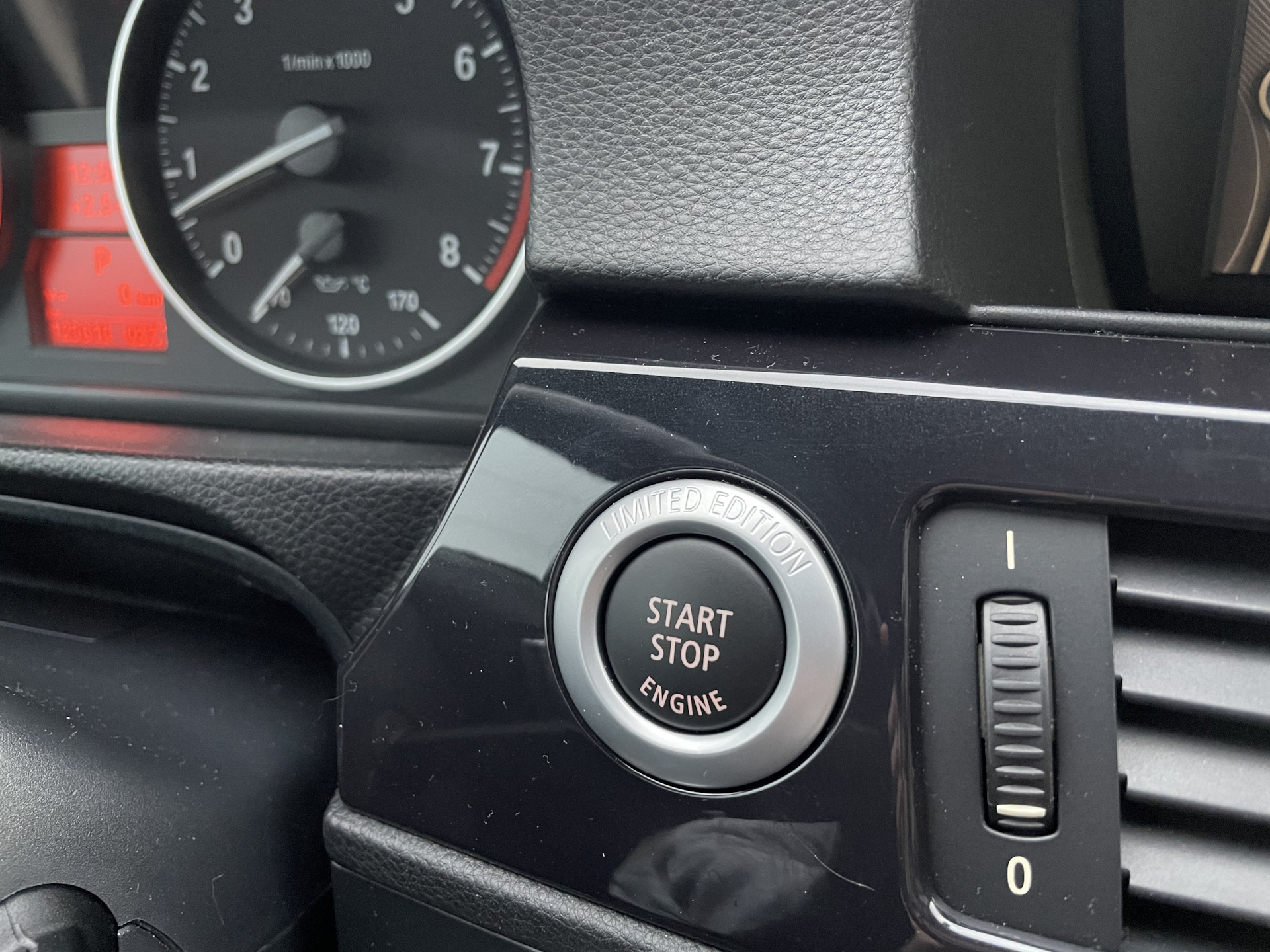 34. — BMW 3 series (E90), 3 л, 2009 года | аксессуары | DRIVE2