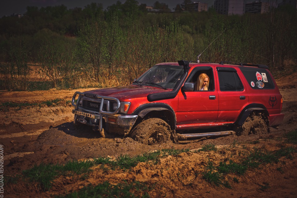 Good girls & dirty jeeps — Toyota 4Runner II, 3 л, 1990 года ...