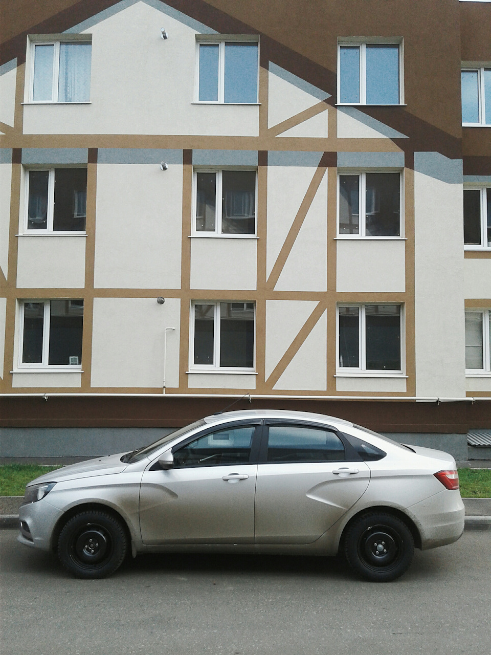 Смена резины — Lada Vesta (1G), 1,6 л, 2017 года | шины | DRIVE2