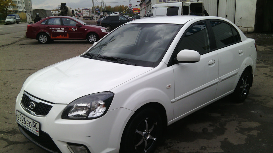 KIA Rio (2G) 1.4 бензиновый 2010 | на DRIVE2