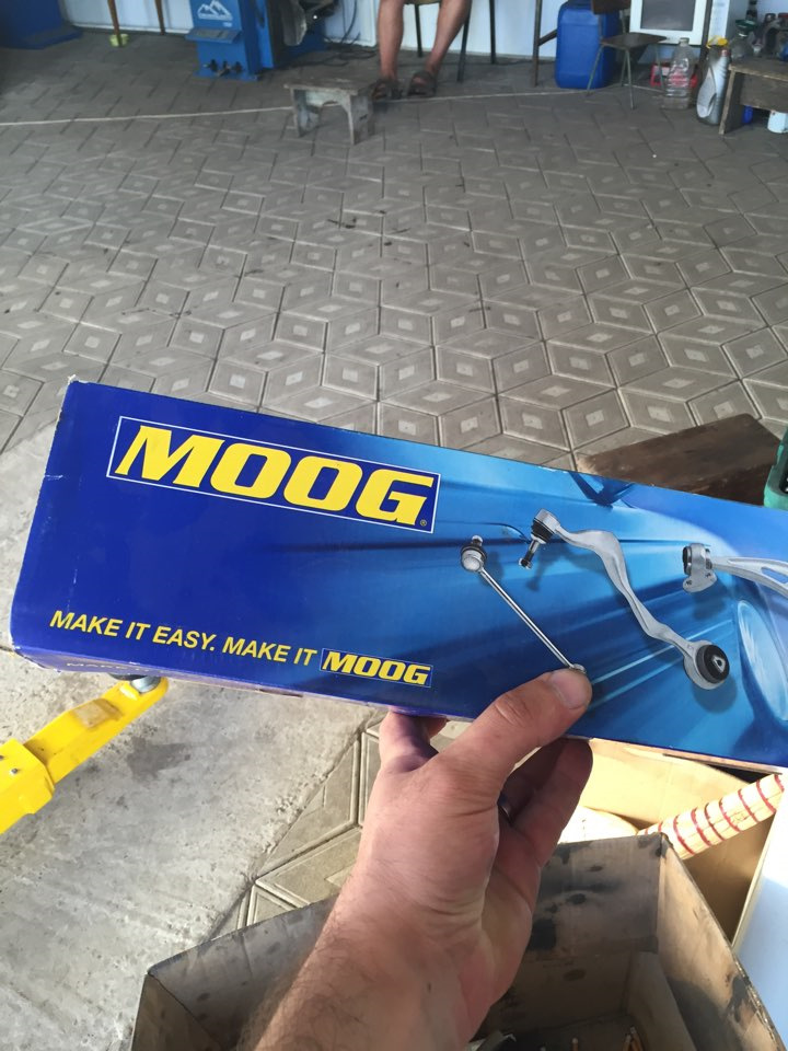 Передние стойки. — Volkswagen Passat (US) (1G), 2,5 л, 2012 года ...