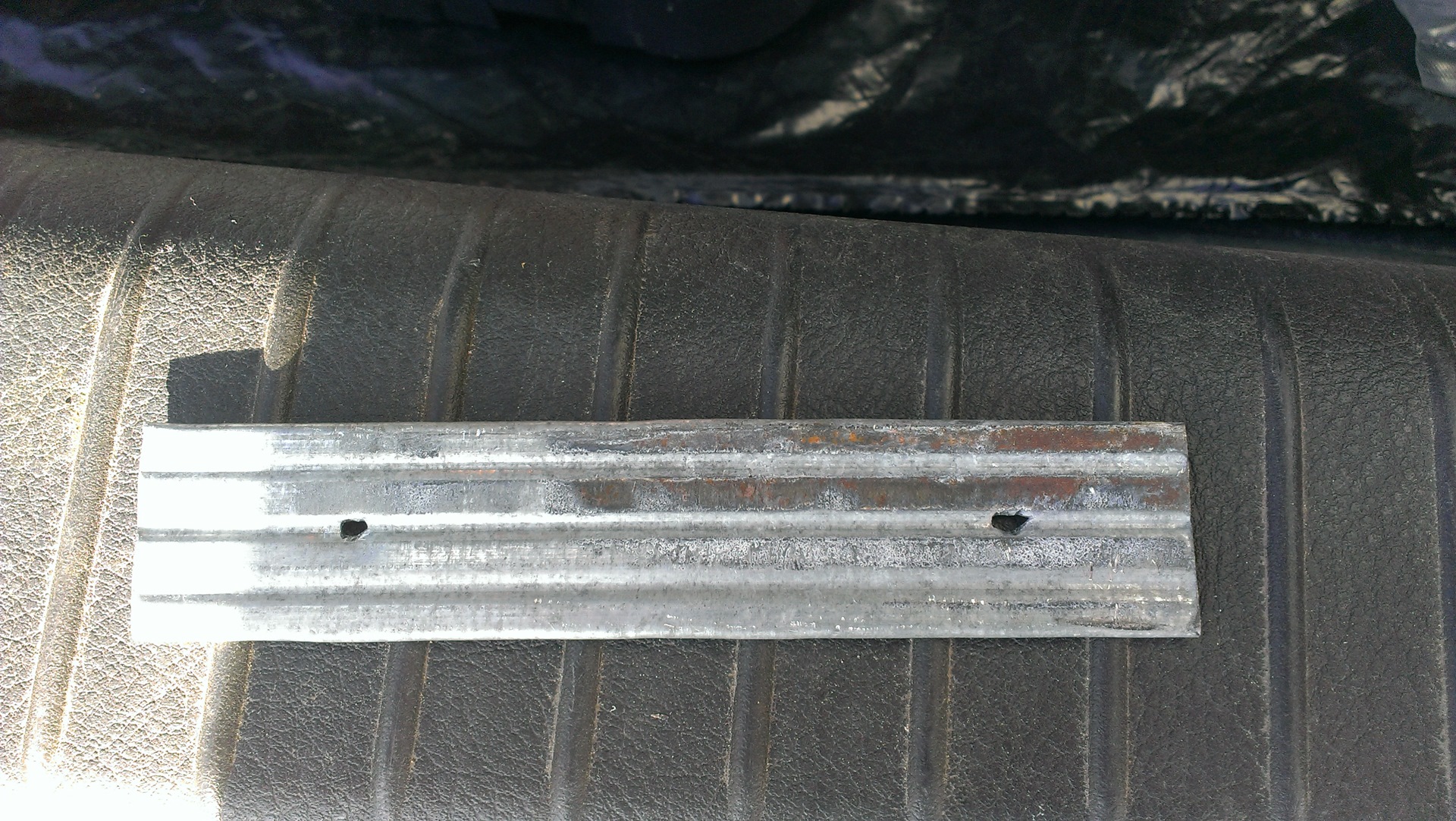 Ручка закрывания багажника пластмассовая от Kia/Hyundai 812543S000 ...