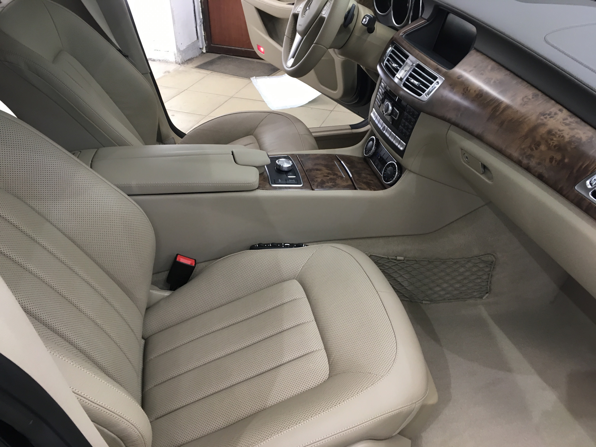 Не удержался и салон привел в порядок — Mercedes-Benz CLS (C218), 3 л ...