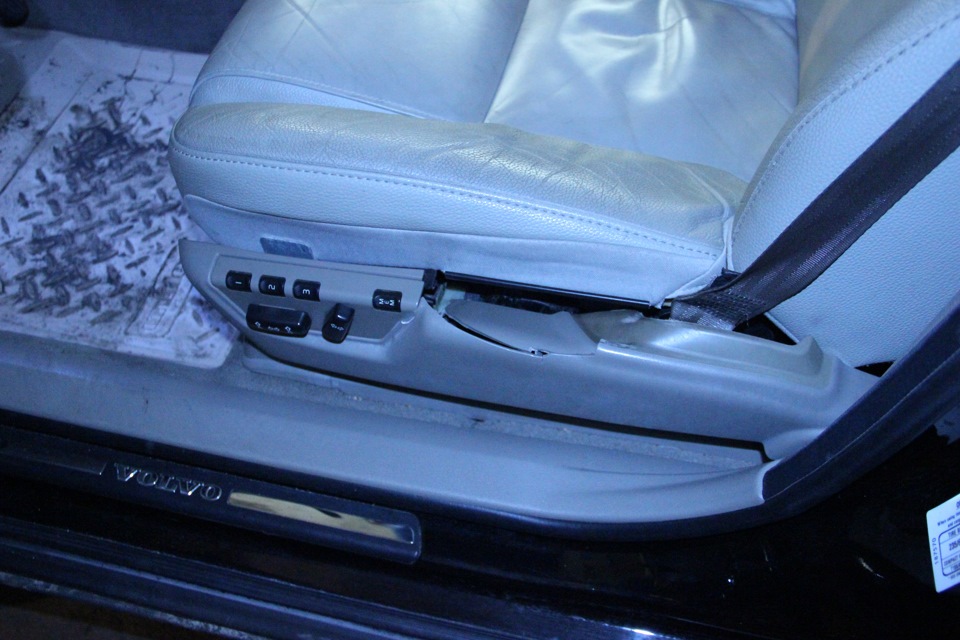 Замена ПТФ, заднего дворника, накладки вод. сиденья — Volvo XC90 (1G ...