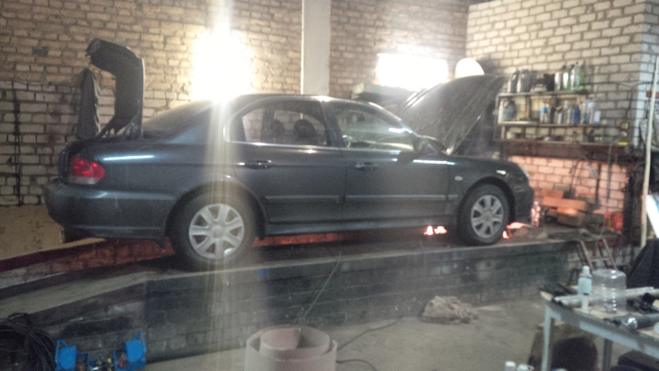 Крепеж защиты двигателя. — Hyundai Sonata IV (EF), 2 л, 2006 года ...
