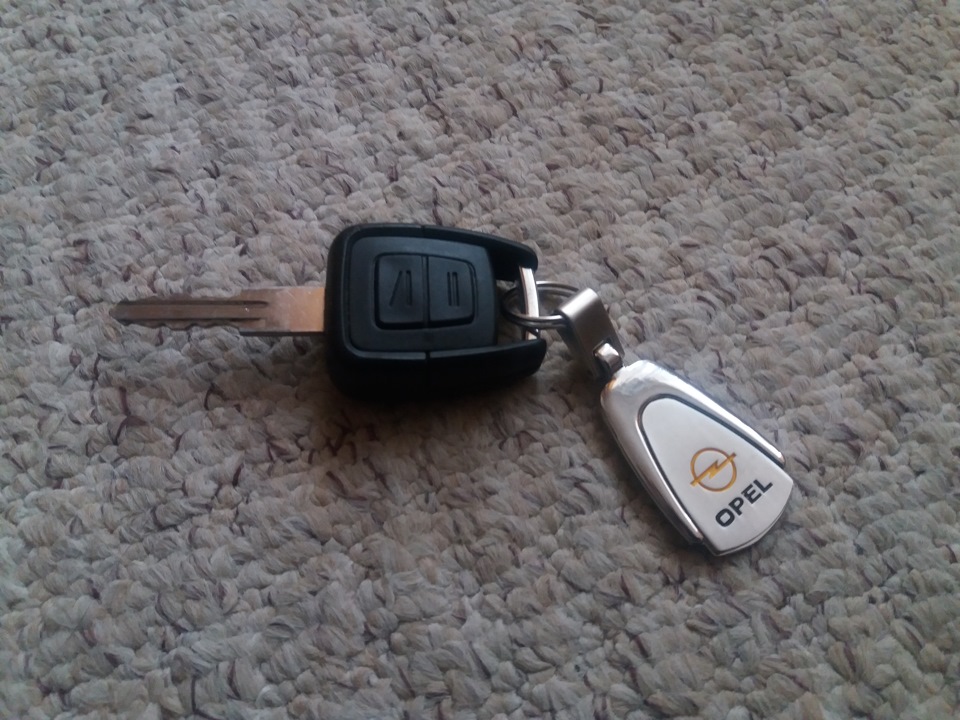 Брелок опель — Opel Zafira A, 2,2 л, 2003 года | аксессуары | DRIVE2