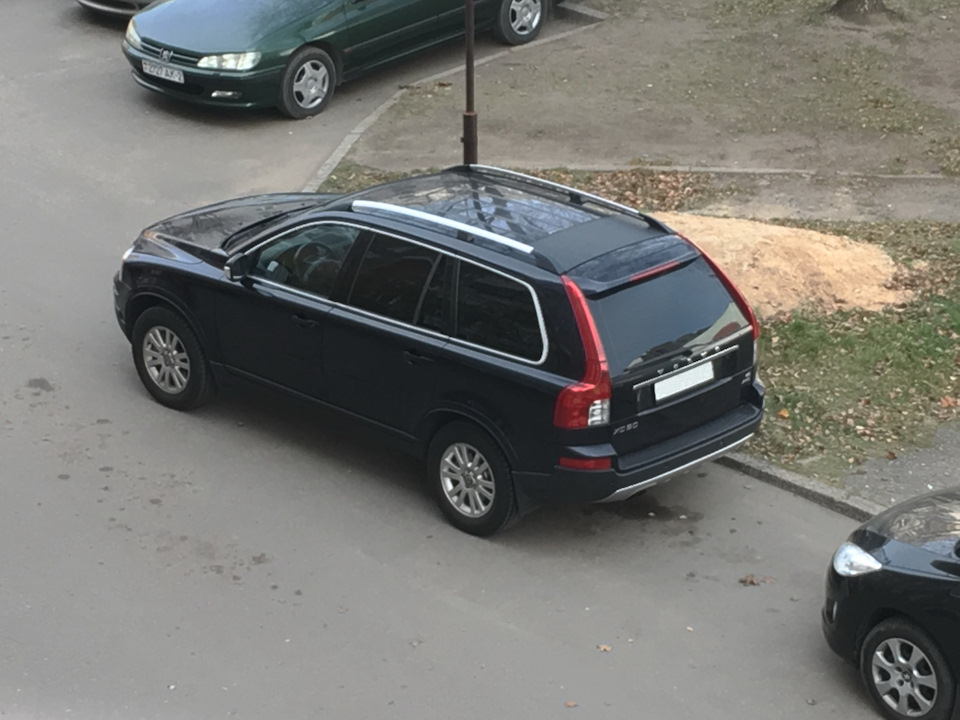 Вакуумный насос, трубка системы охлаждения и краник радиатора — Volvo ...