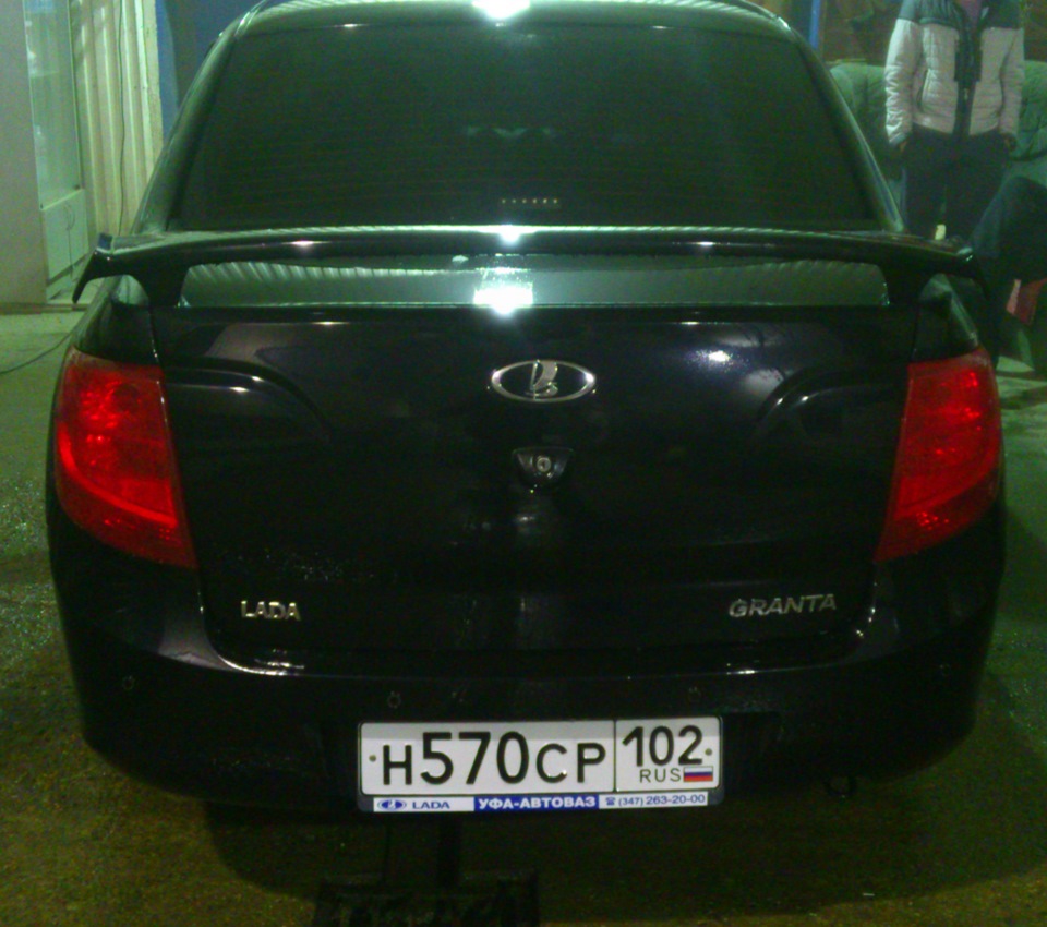 2. Пленка на задние фары — Lada Гранта (1G), 1,6 л, 2012 года ...