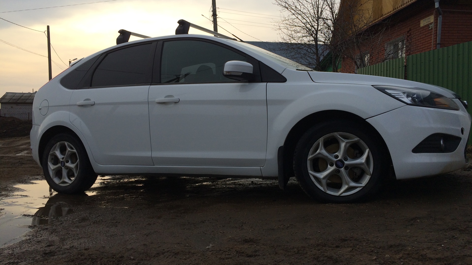 Ford Focus II Hatchback 1.6 бензиновый 2008 | Spain на DRIVE2