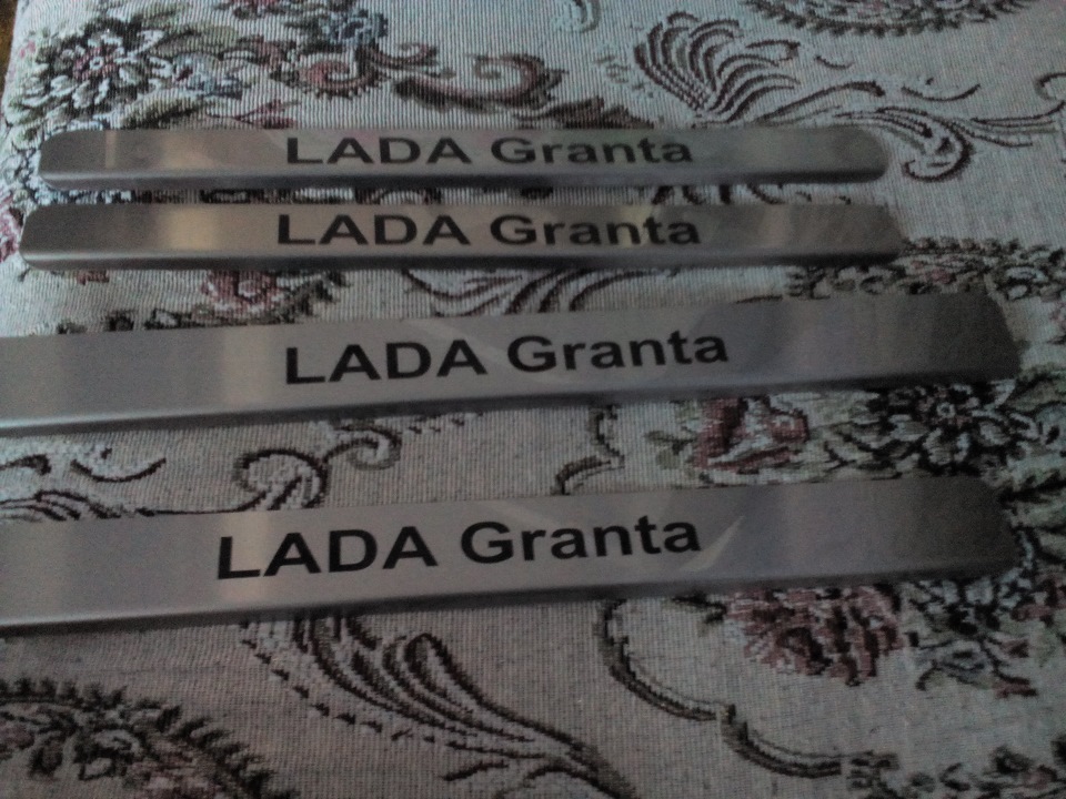накладки на пороги — Lada Гранта Лифтбек (1G), 1,6 л, 2015 года ...
