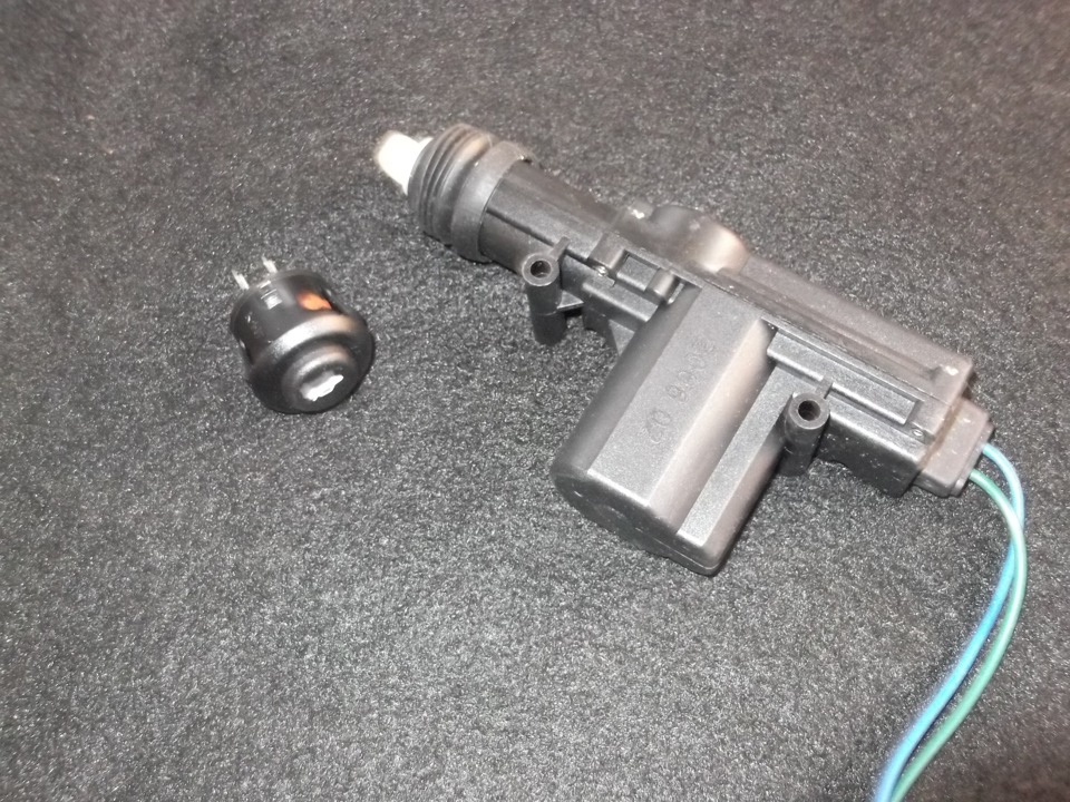 #1 Установка кнопки открывания багажника — Lada Гранта (1G), 1,6 л ...