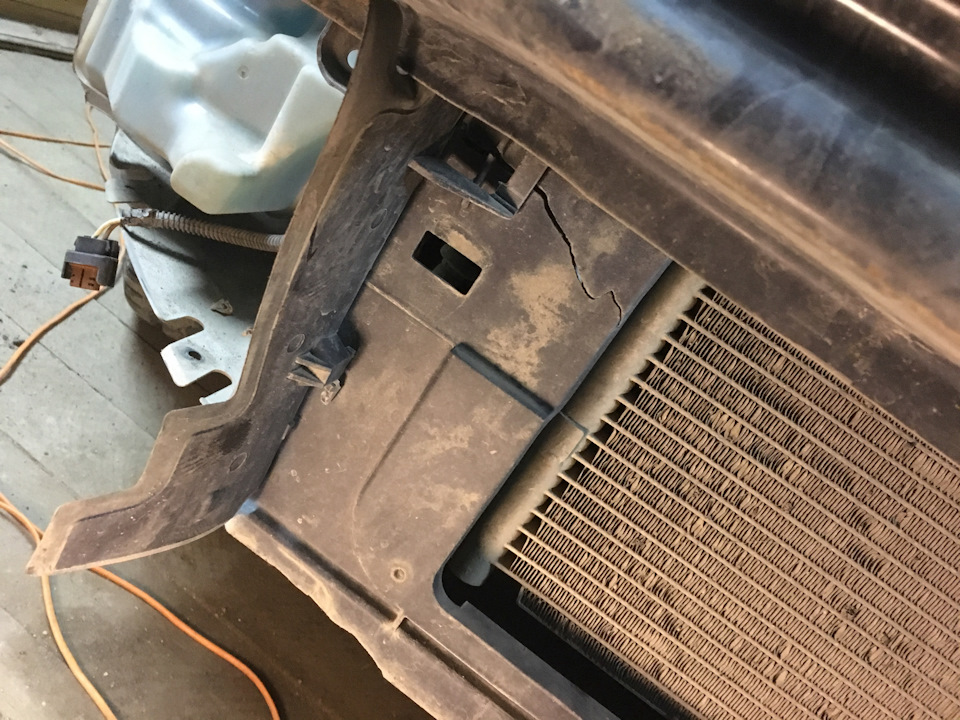 Дефектовка из-за признаков треснутого "телевизора" — Volkswagen Polo ...