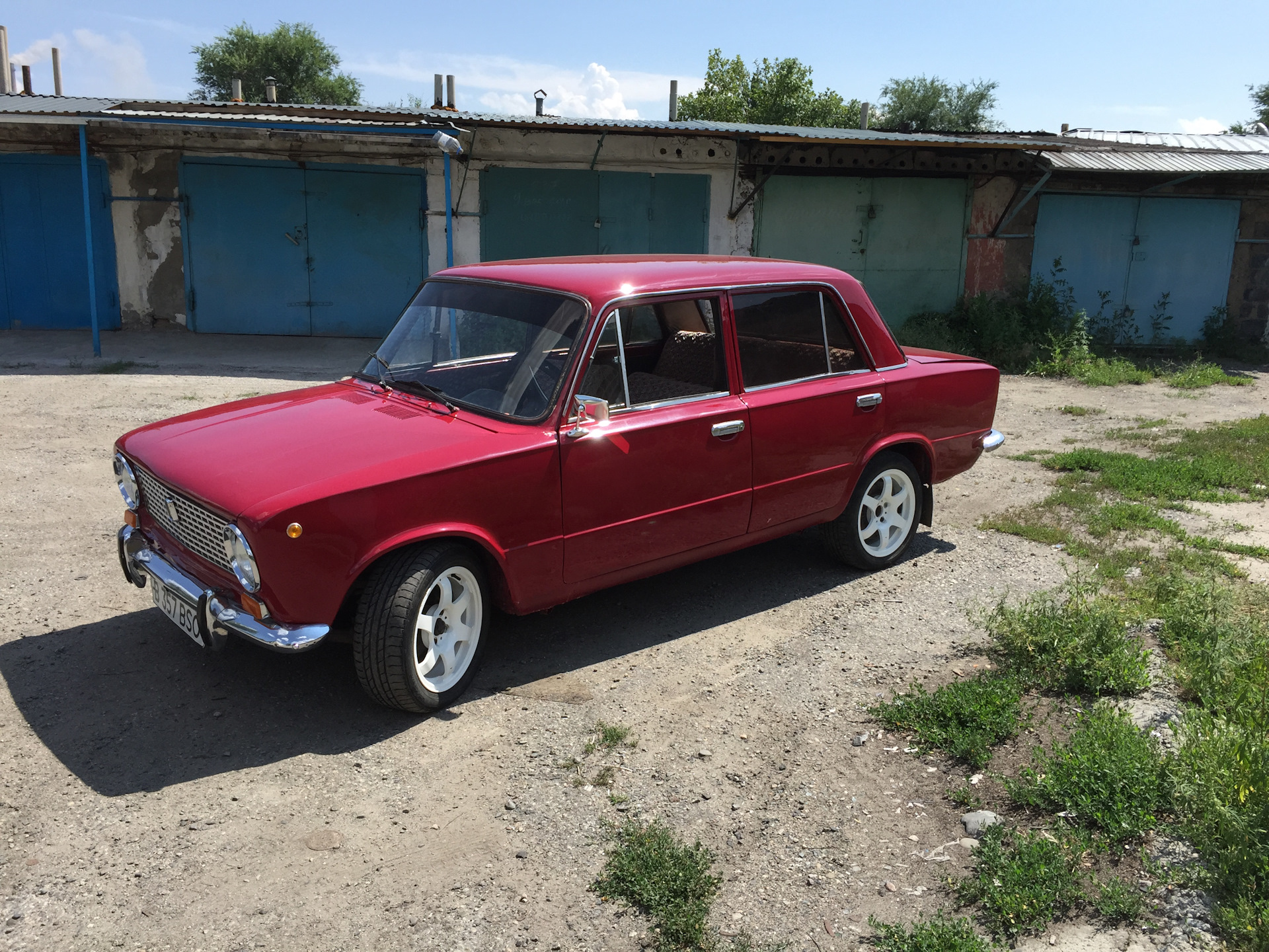 Установили колёса… — Lada 2101, 1,3 л, 1973 года | колёсные диски | DRIVE2