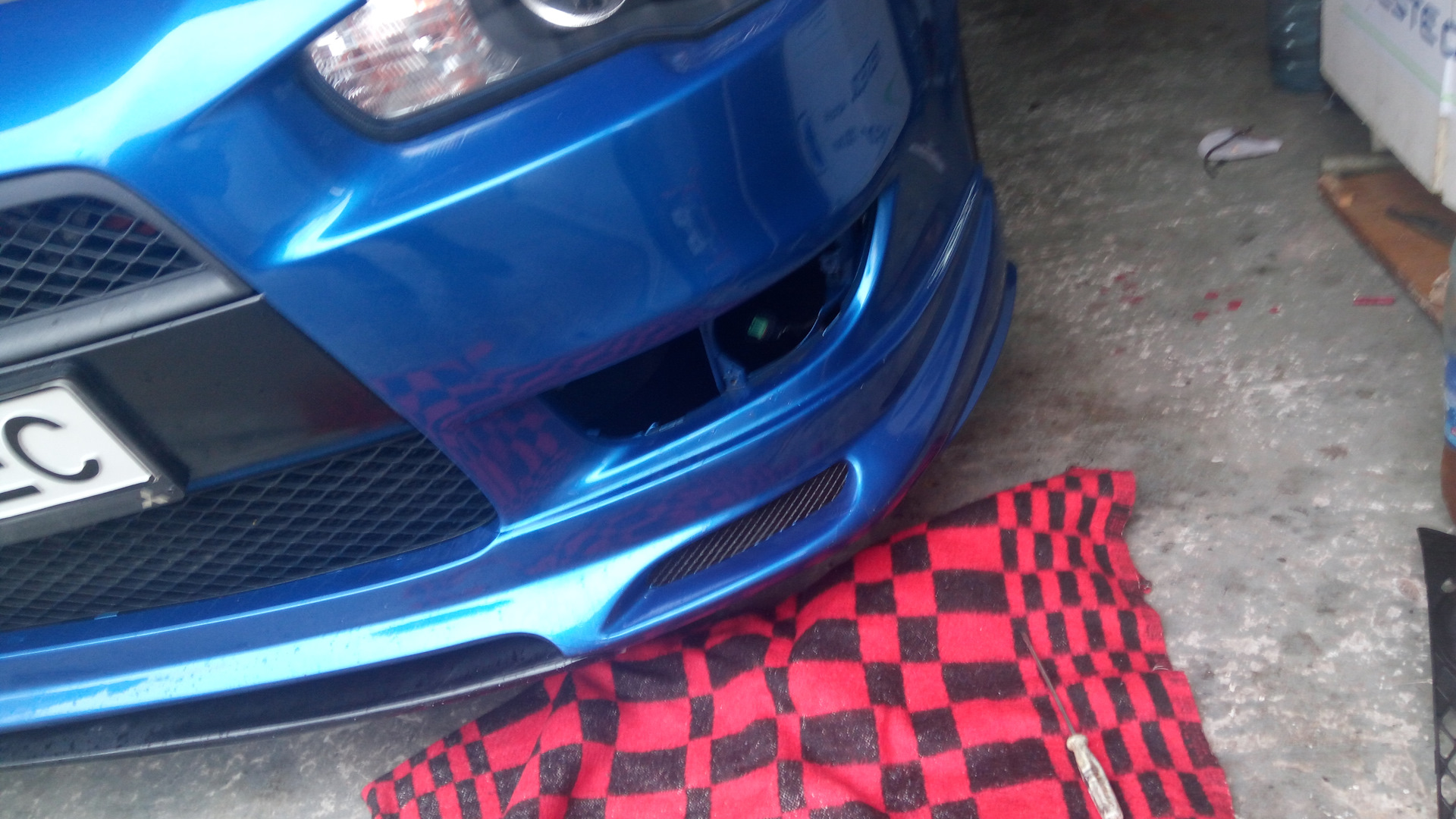 Ксенон в противотуманки — Mitsubishi Lancer X, 2 л, 2011 года | тюнинг ...