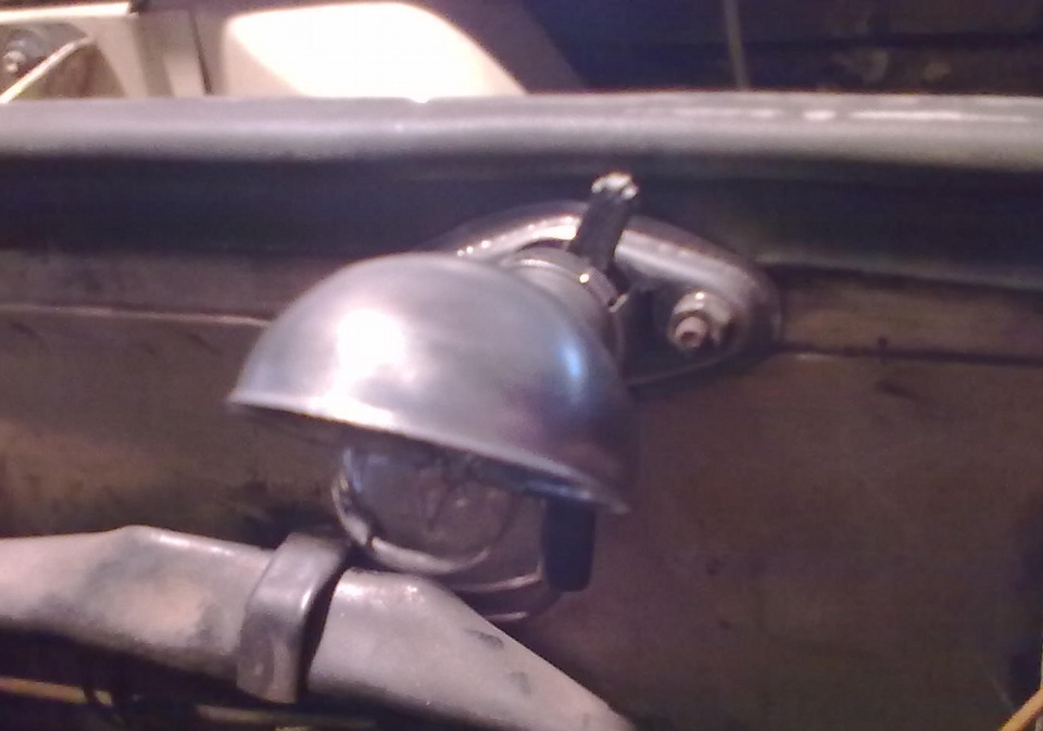 Свет подкапотного пространства — Lada 21033, 1,3 л, 1982 года | просто ...